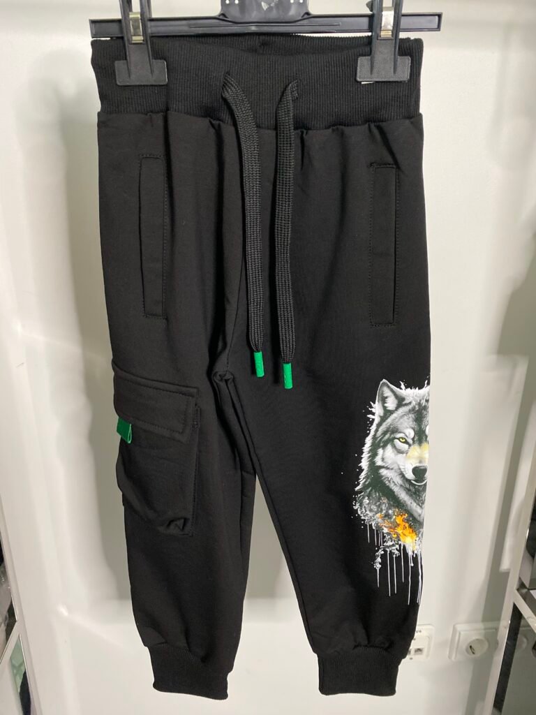 Sportinės kelnės „VILKAS”, JUODOS spalvos, su kišenėmis, liemuo su guma ...